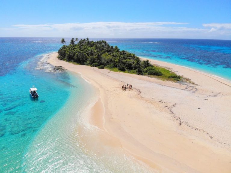 How to Catch a Water Taxi in Tonga - Tonga Pocket Guide